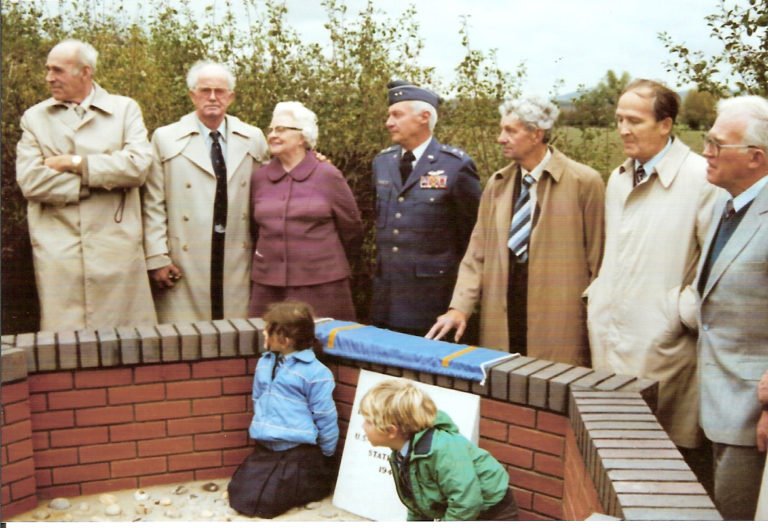 Airfield Ceremony Oct. 1982 (1) - Tring Rural History